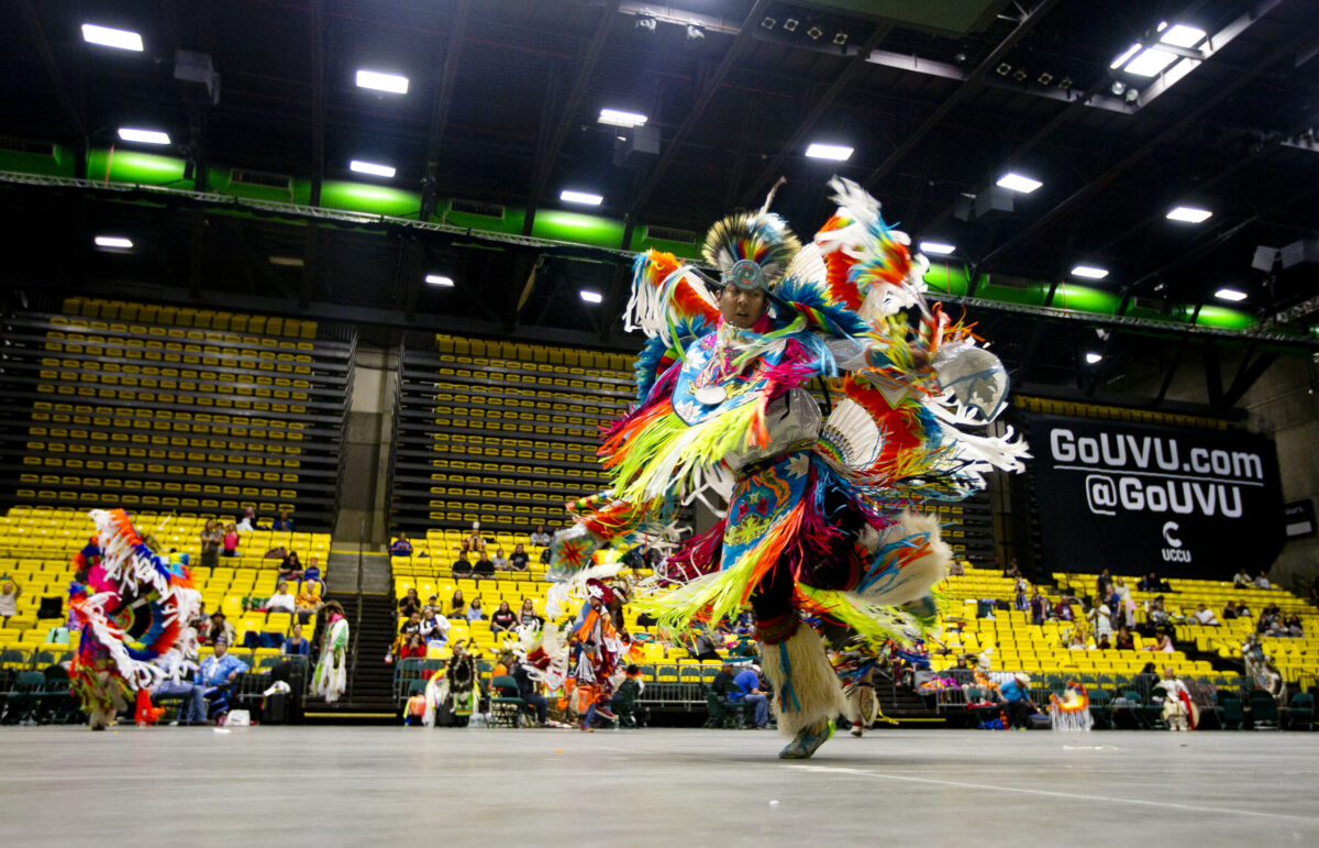 World champion hoop dancer pays forward his Navajo culture | News ...